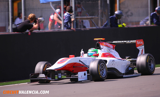 Roberto Merhi at the F1 Malaysia starting grid - Circuit Ricardo Tormo