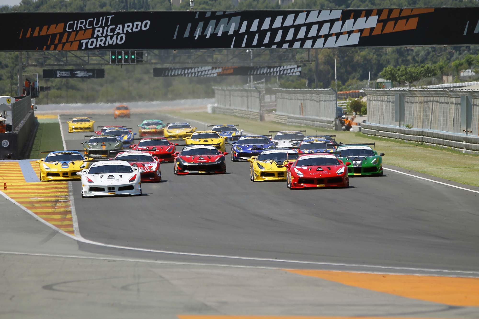 El Circuit celebra la segunda cita del Ferrari Challenge Europa ...