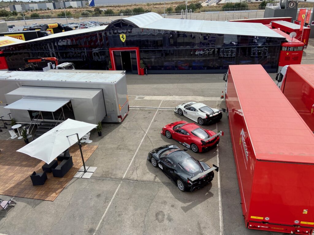 Así es el paddock del Ferrari Challenge - Circuit Ricardo Tormo